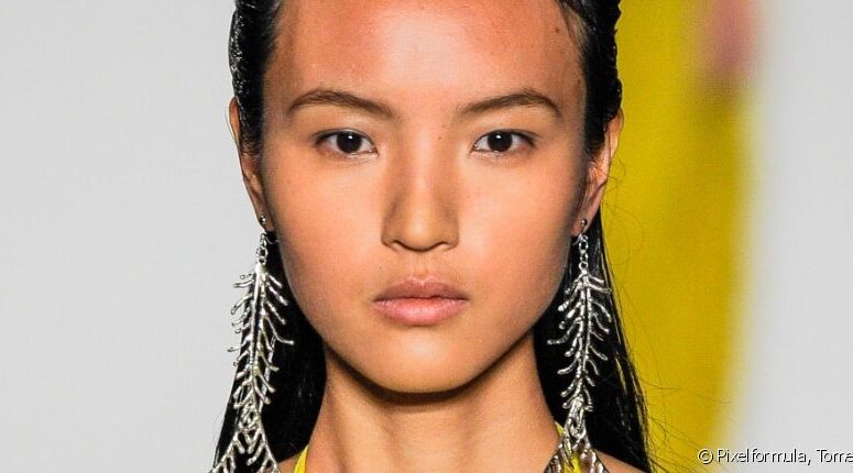 Hairstyle: how to wear the wet look for a sophisticated style? - [EN ...