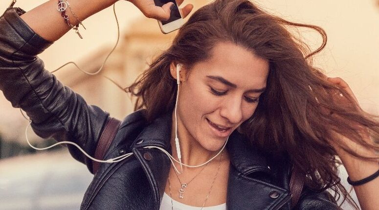 World Music Day 2017: 3 rock chick hairstyle ideas - [EN] Jean Louis David