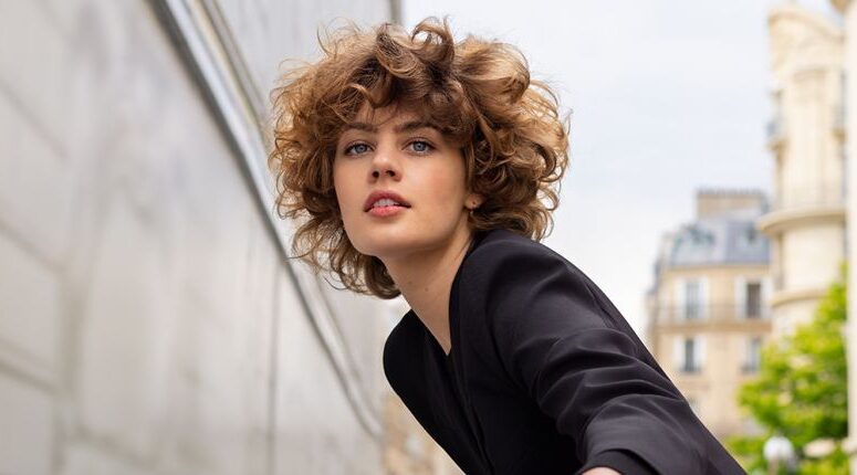 How can I protect my curls from the cold?