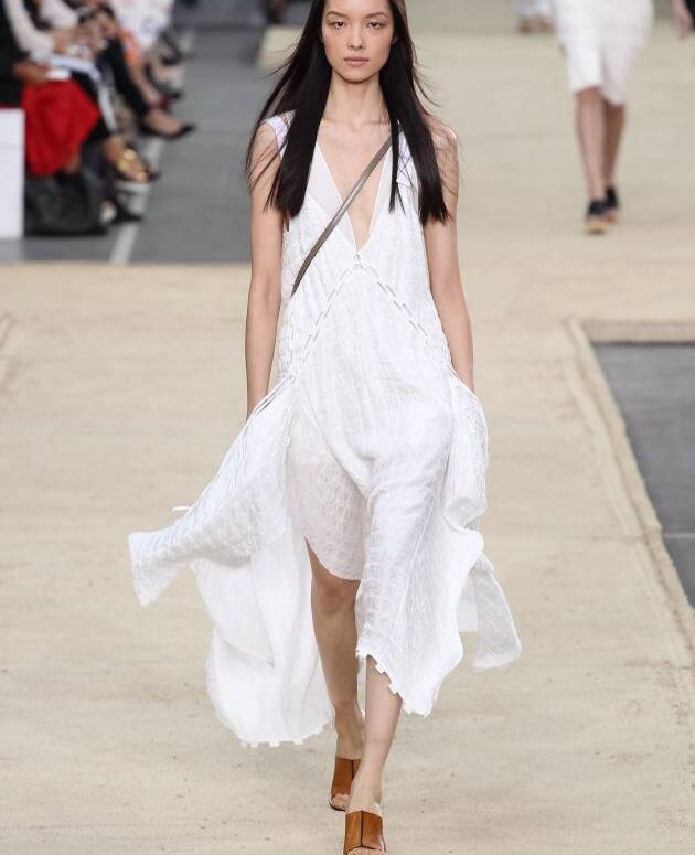 Styles for super-long hair