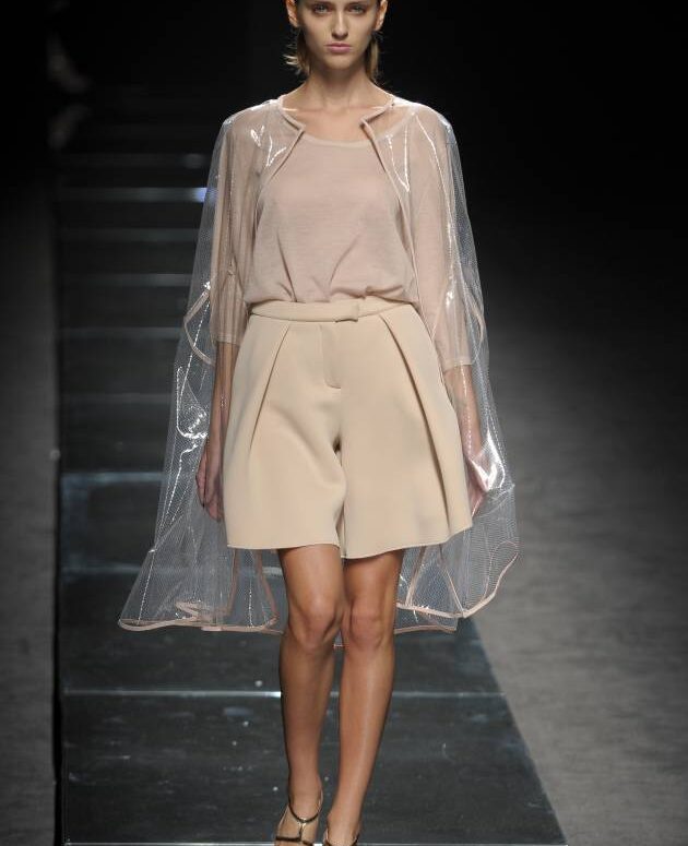 Which make-up should I wear with a rockabilly quiff?