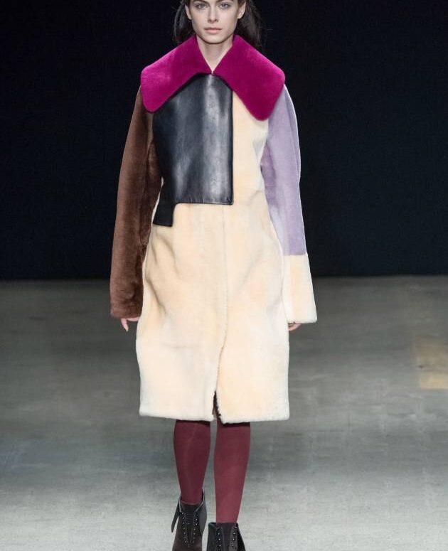 Alternative to slicked hair: messy damp locks